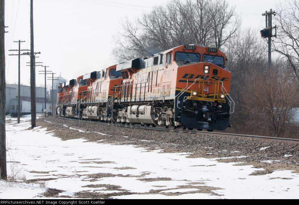 BNSF 7587